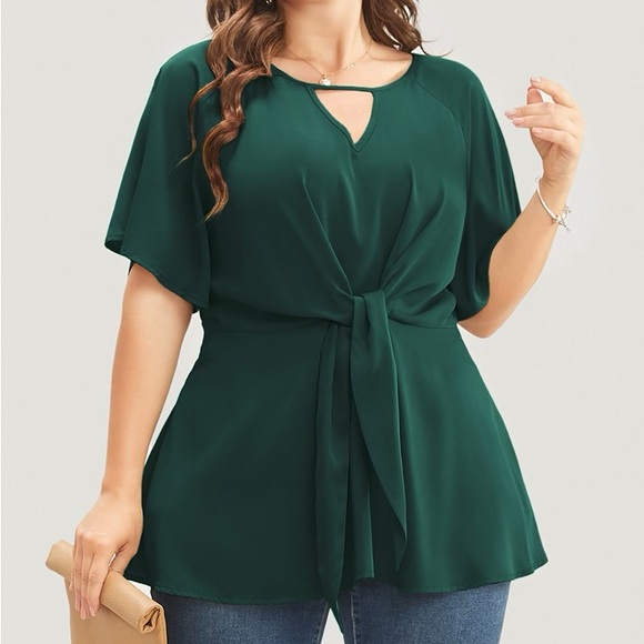 BloomChic | Tops | Bloomchic Green Tie Front Keyhole Top Size 2 Large ...